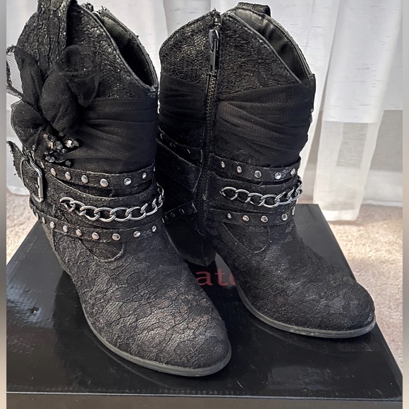 Not Rated | Shoes | Like New Not Rated Charcoalblk Embellished Ankle ...